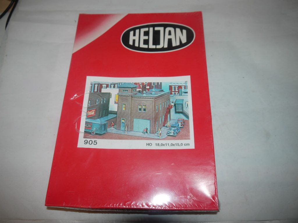 Heljan 905 Fabriksbygning med port. Byggesæt. Nyt i pakning 18x11x15 cm ...