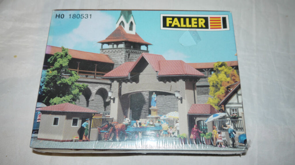 Faller 180531 Indgangsportal Nyt Byggesæt i æske. H0 - Elos Modeltog og ...