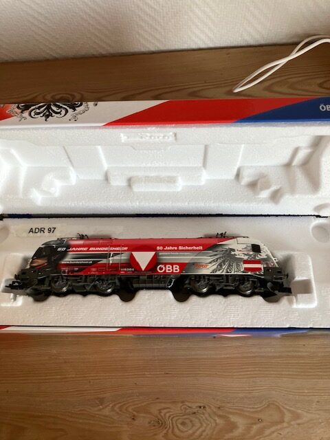 ROCO 63829 TAURUS ØBB 1116 246-8 Ny i Æske DC 2 skinne dig med Lyd adr ...